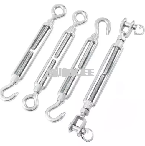 Which type of turnbuckle should not be used for rigging?